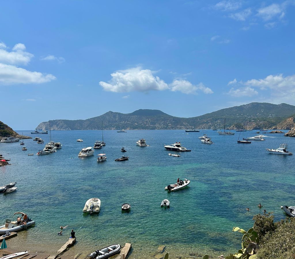 Tu guía definitiva de Chárter en Ibiza - IBboat